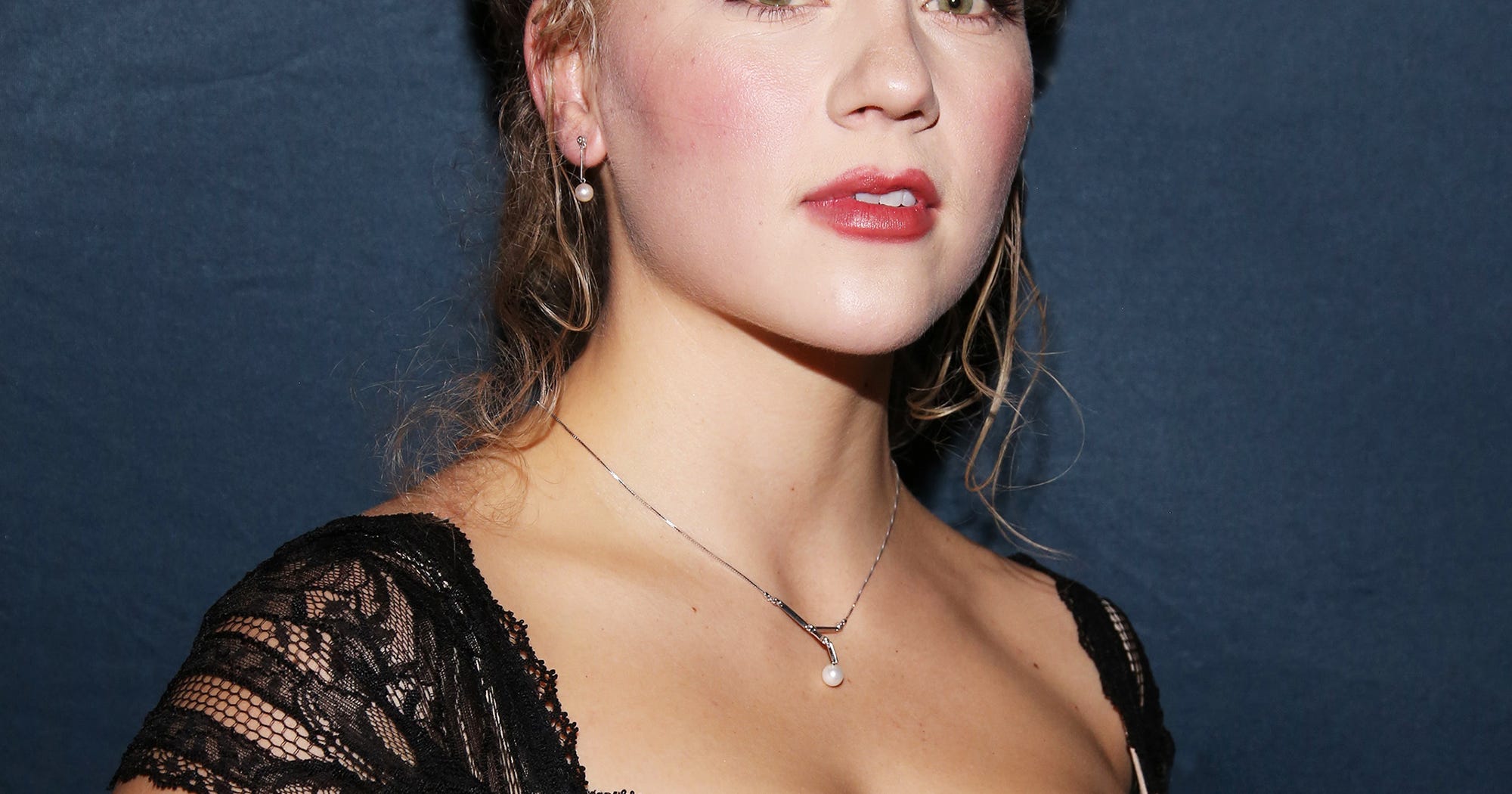 Netflix Trinkets Sabine - Singer, Actor, And Real Songs