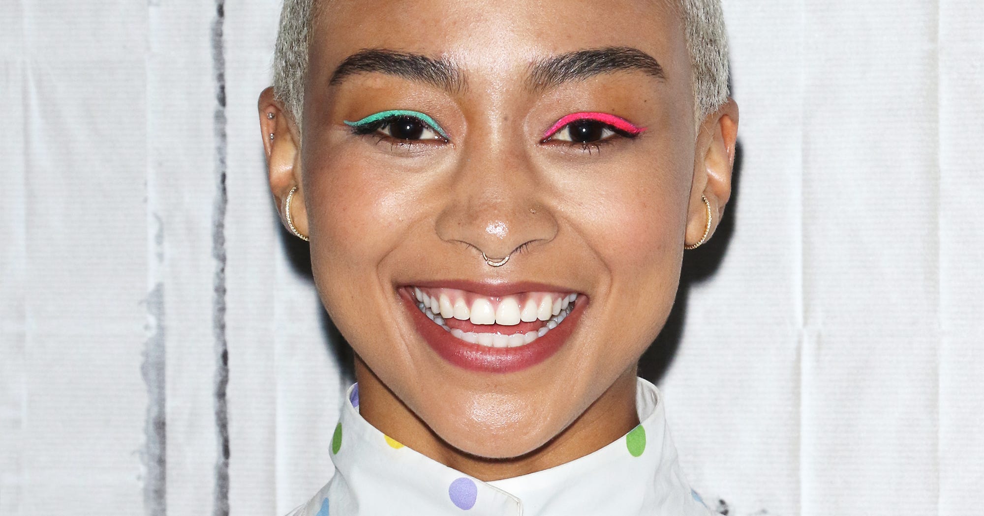 How To Pull Off The Mismatched Eyeshadow Trend
