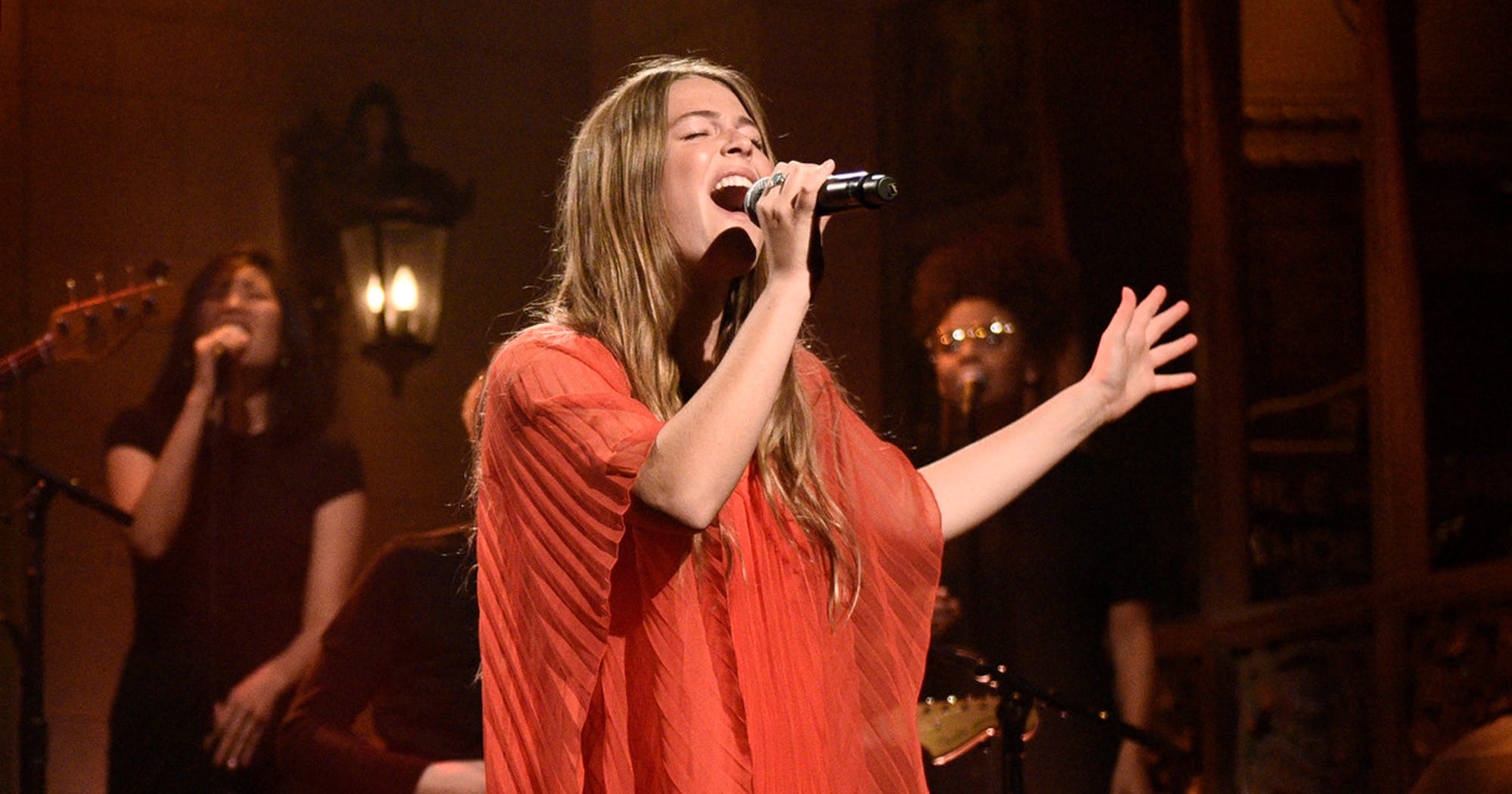 Maggie Rogers Makes Saturday Night Live Debut