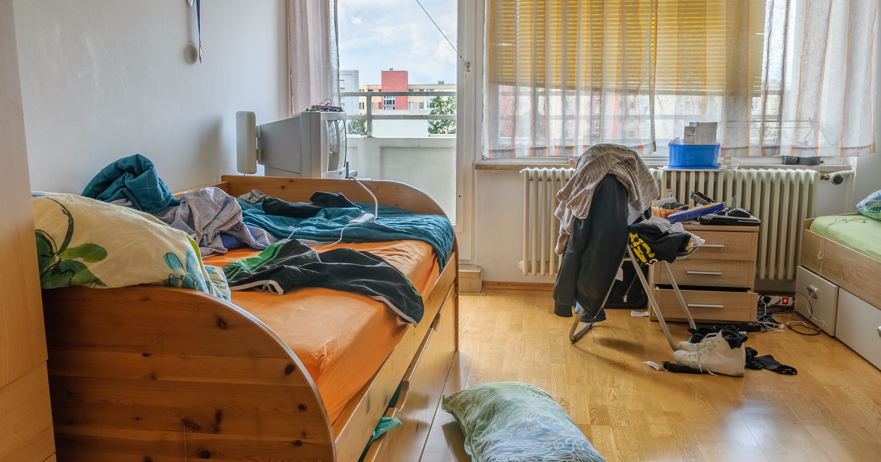 How Hoard Disorder Impacts Family, Children Of Hoarding