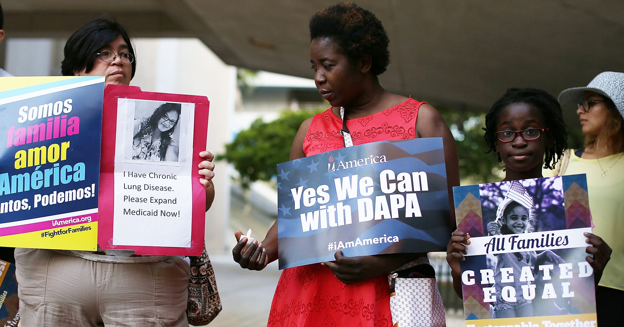 Trump Revokes DAPA Keeps DACA Immigration Policy