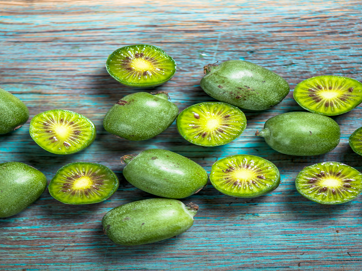 Are Fuzz-Free Mini Kiwi Berries The Latest Superfruit? | 15 Minute ...