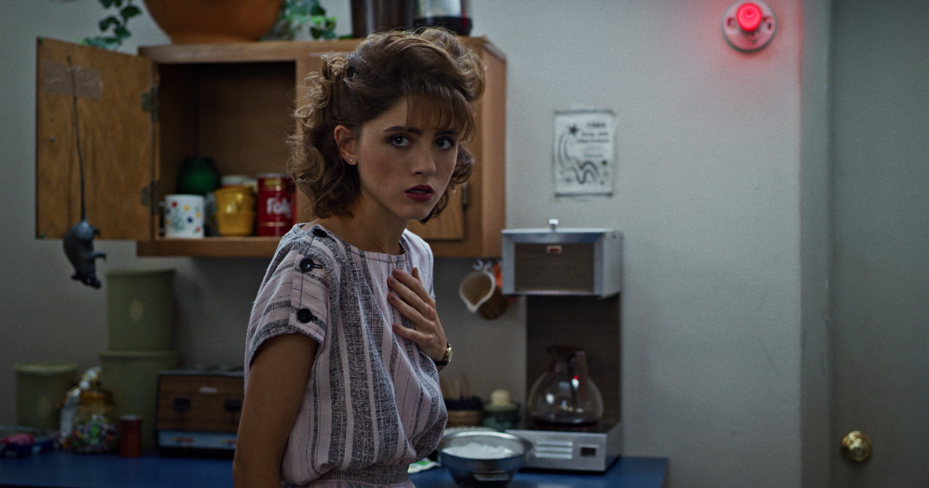 Natalia Dyer On Stranger Things 3 Charlie Heaton Scene