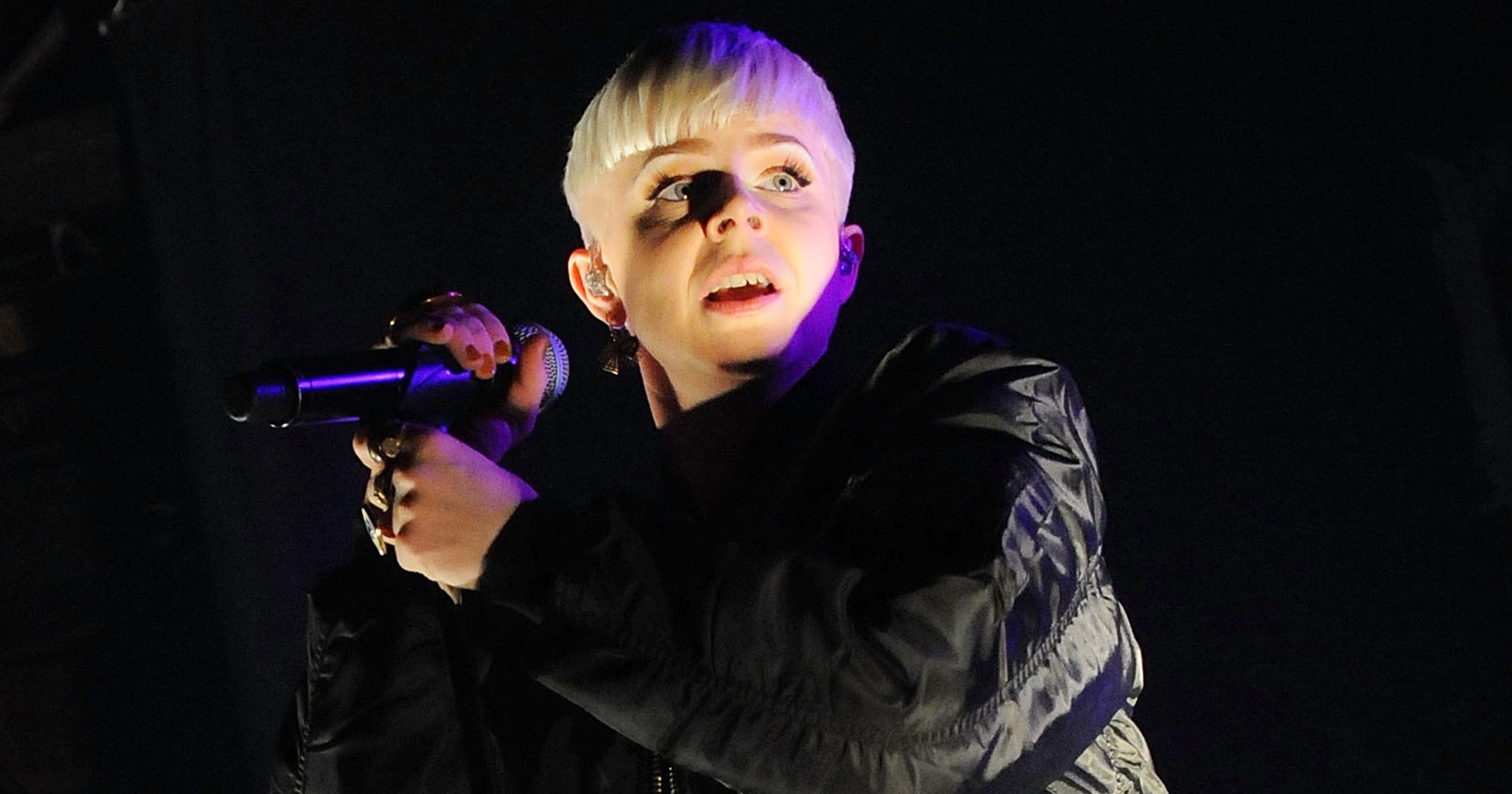 Robyn Honey Album Review, Swedish Pop Return To Music