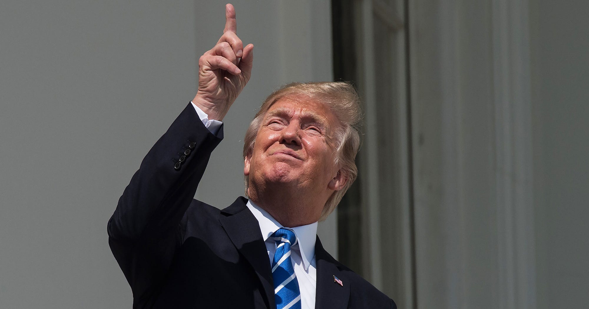 Trump Looks At Sun During Eclipse Without Glasses