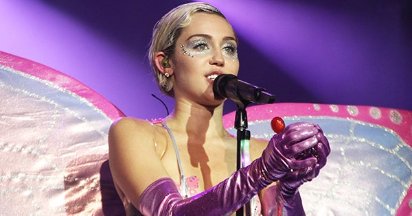 Miley Cyrus Grace And Frankie Netflix Renewed