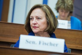 How Many Women Are In The Senate - Female Senators