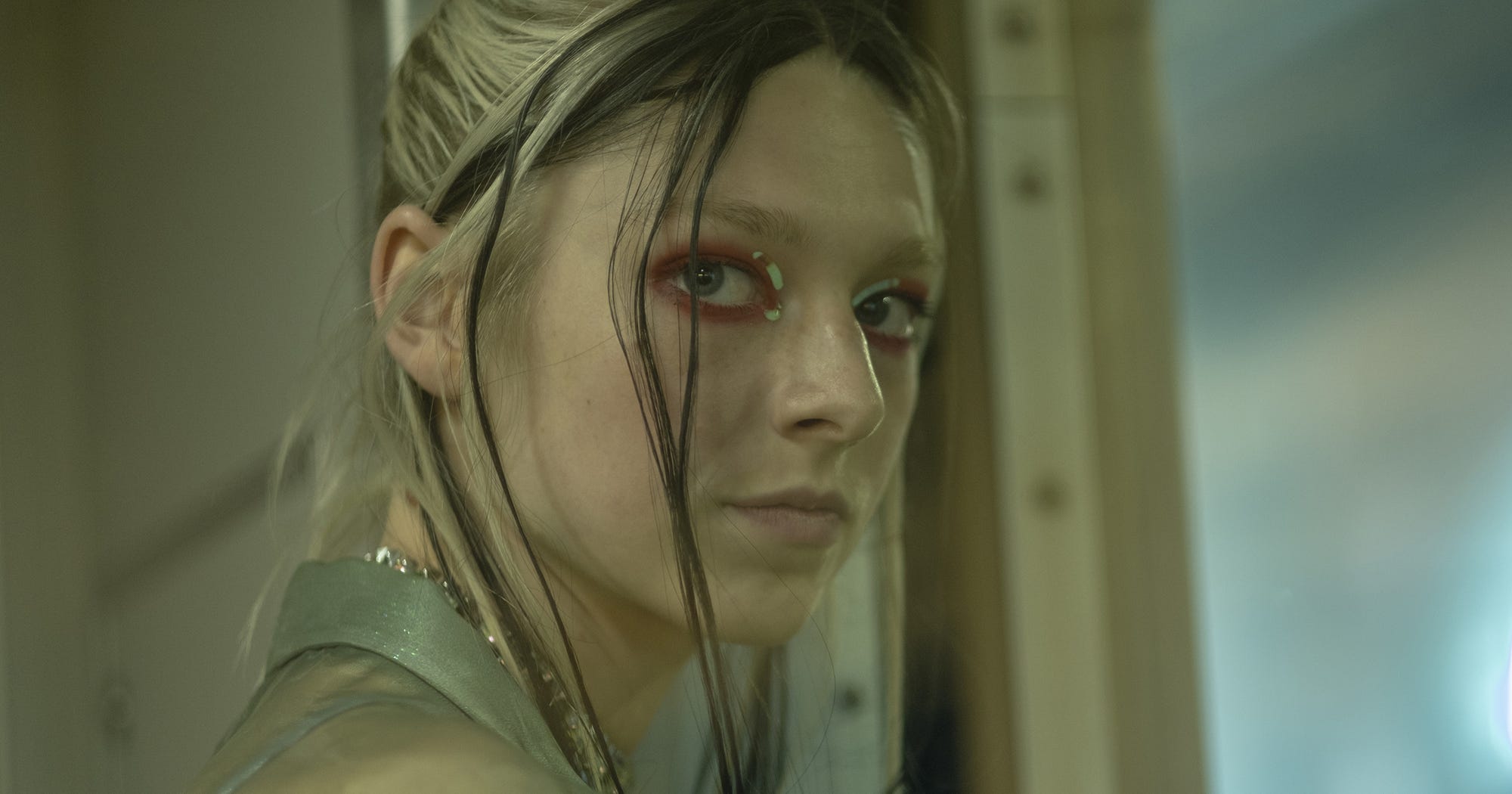 Meaning Behind Jules Trench Coat In The Euphoria Finale