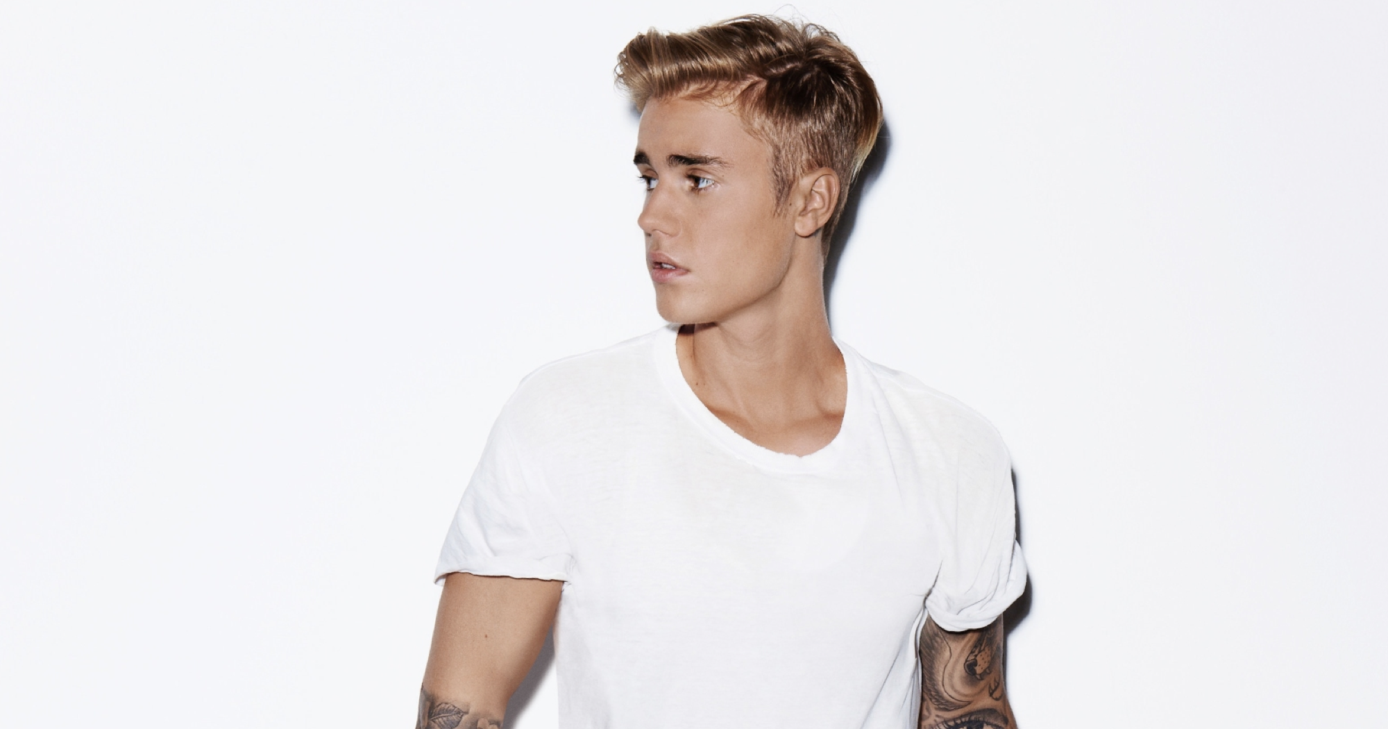 Twitter: Justin Bieber & das Crop Top am Strand