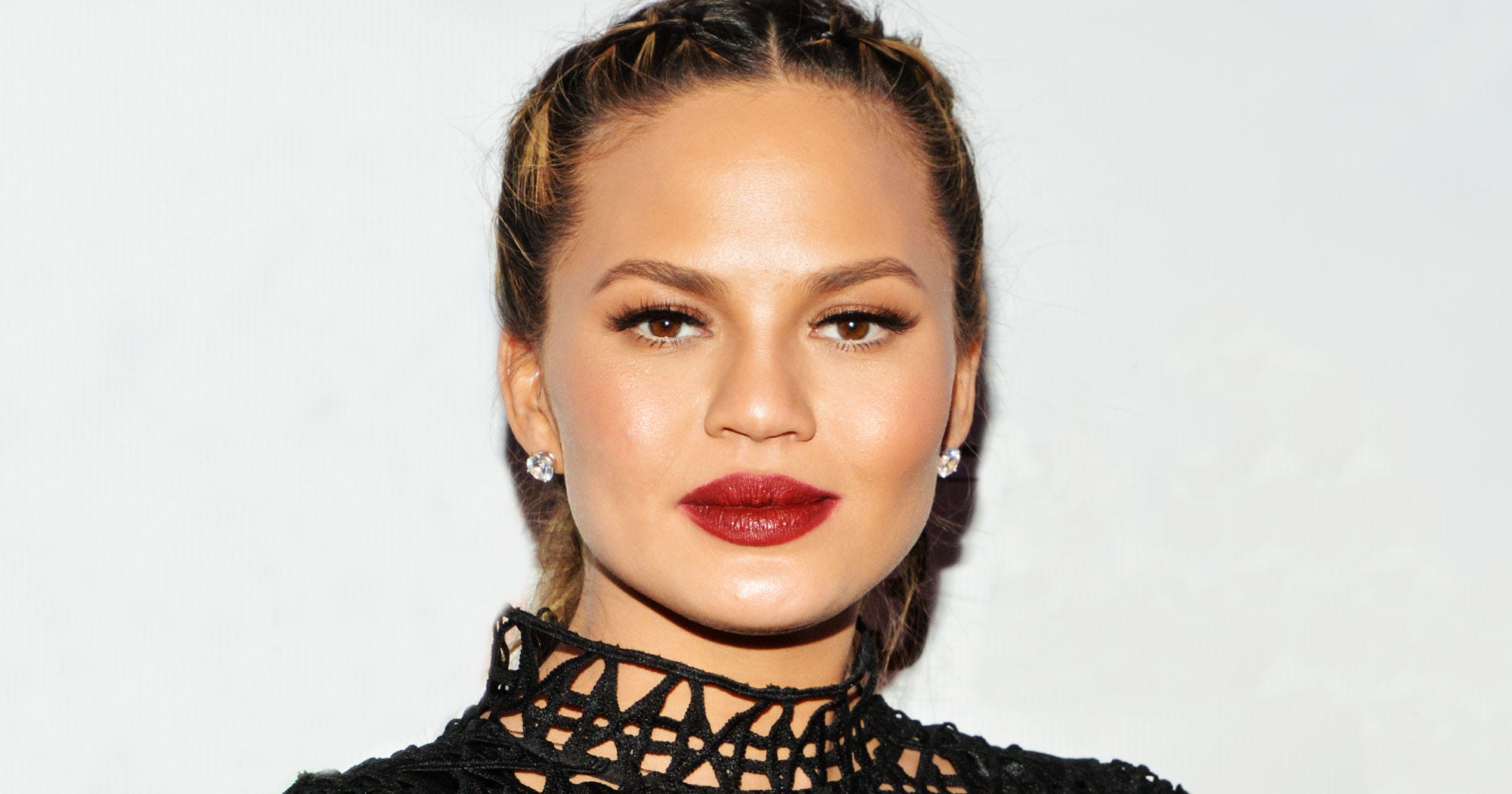 Chrissy Teigen Post Baby Spray Tan Fail