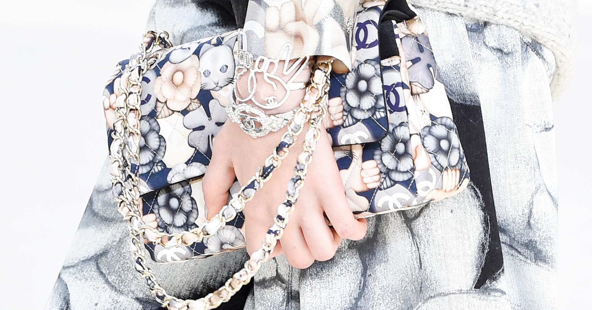 Chanel Emoji- Fall 2016 Show